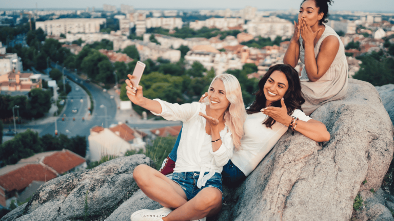 Get a Gap Year Job Abroad: How to Combine Work and Travel